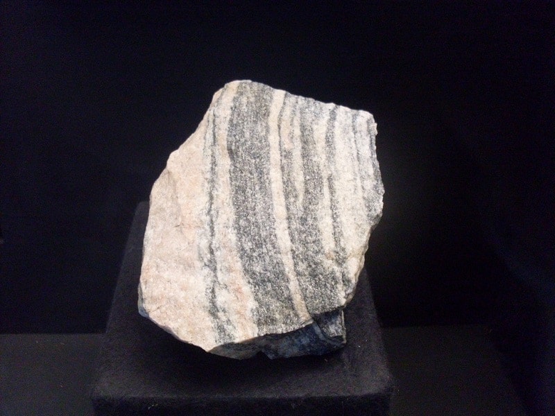 7 Oldest Rocks Ever Discovered