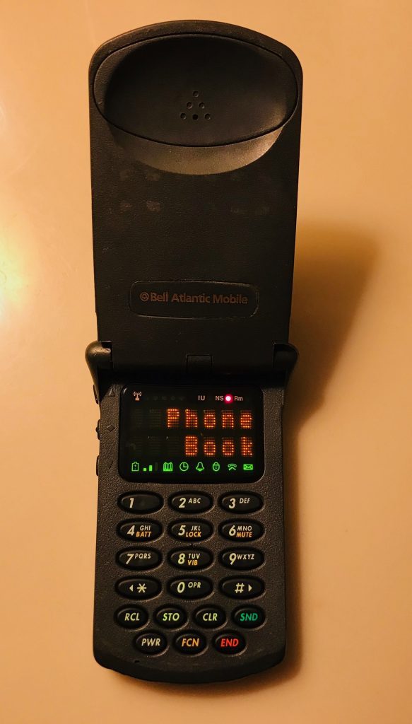 10 Oldest Cell Phones in The World - Oldest.org
