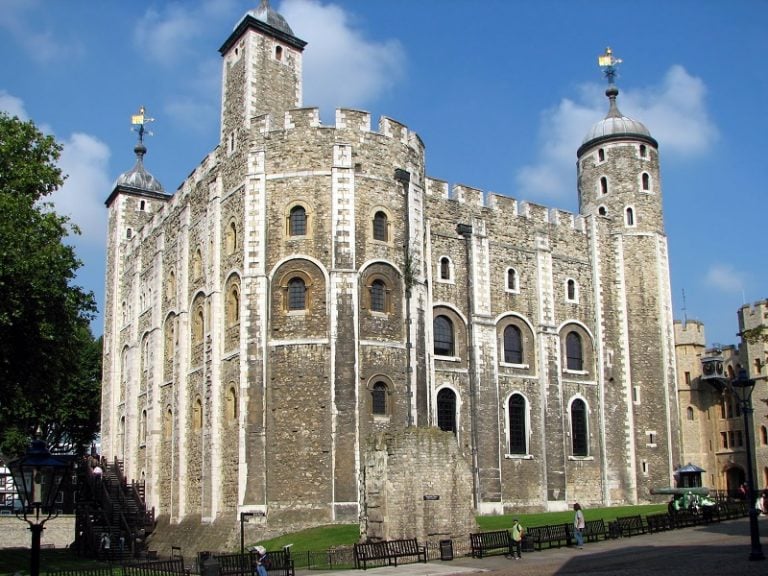 8 Oldest Buildings in London - Oldest.org
