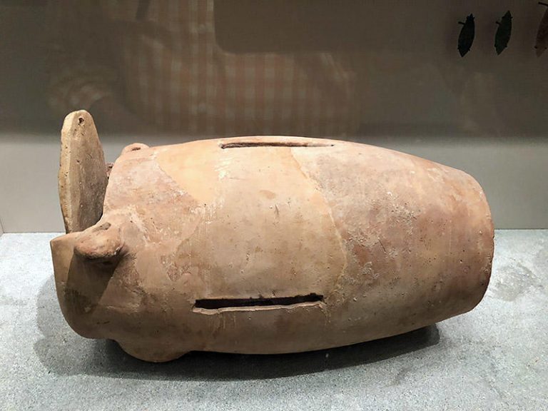 12 of the Oldest Types of Pottery Ever Discovered - Oldest.org