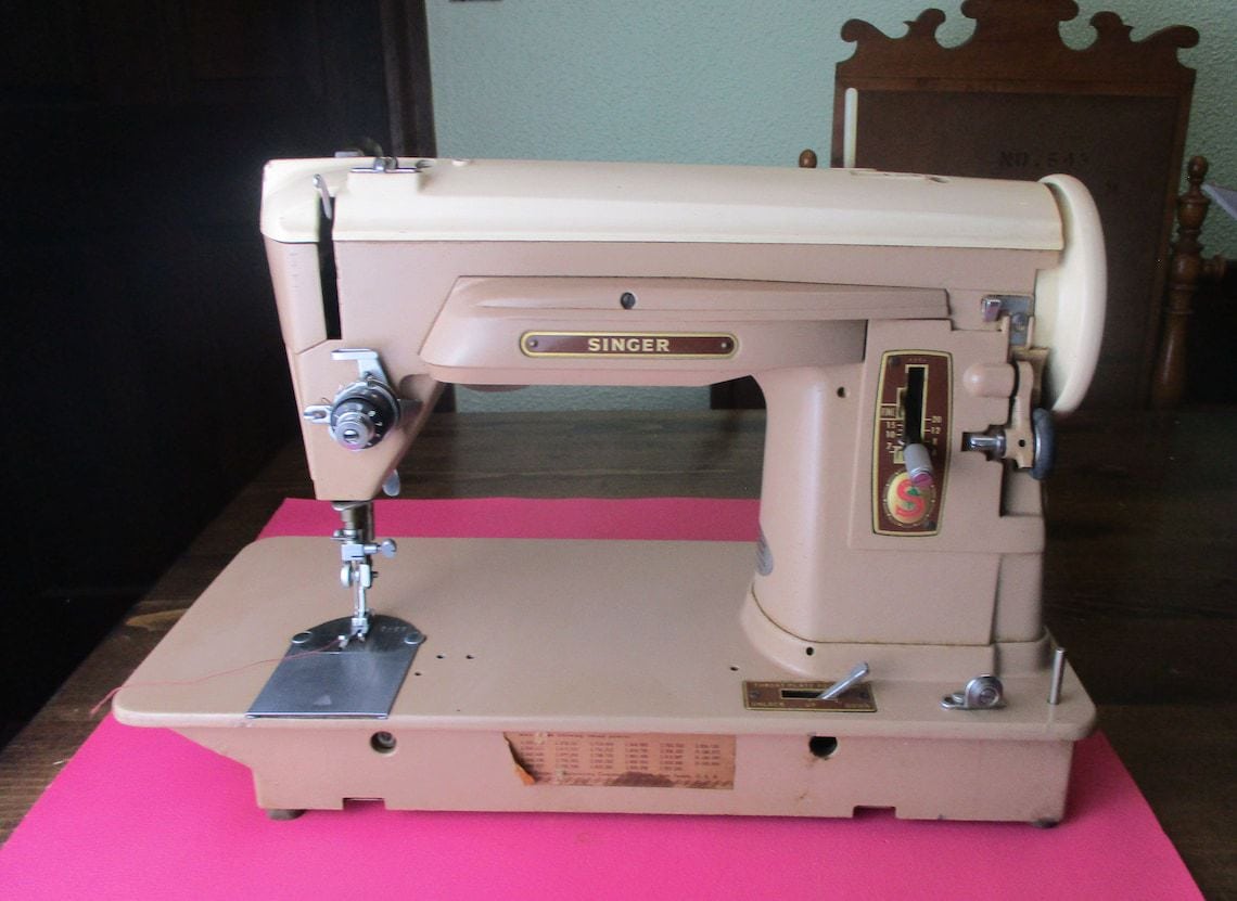 50 Vintage Sewing Machines You Can Buy Today - Oldest.org
