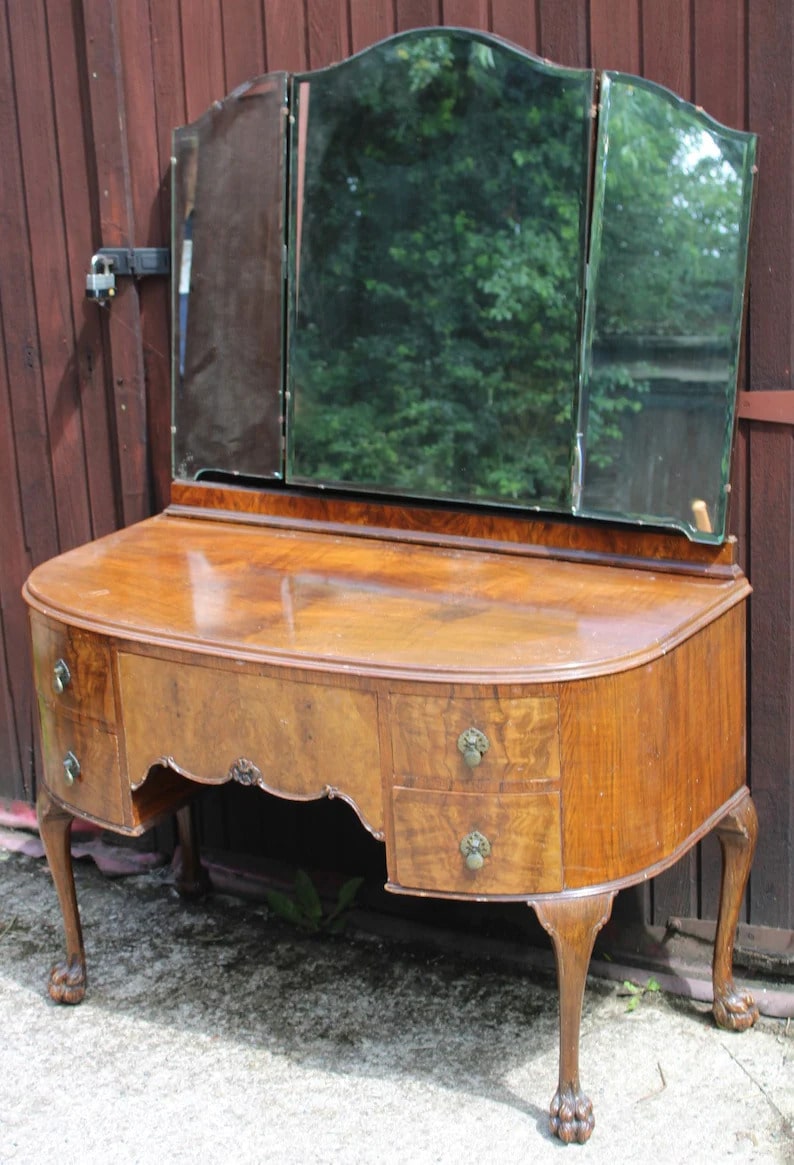 50 Vintage and Antique Vanity Tables You Can Buy Today (By Decade ...