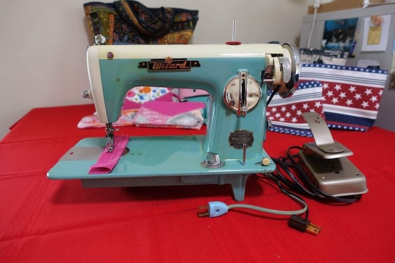 50 Vintage Sewing Machines You Can Buy Today - Oldest.org