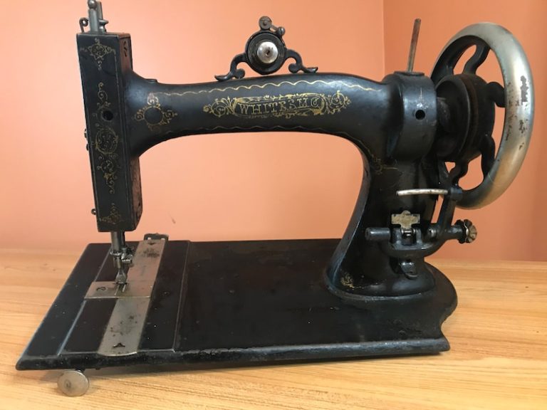 50 Vintage Sewing Machines You Can Buy Today - Oldest.org