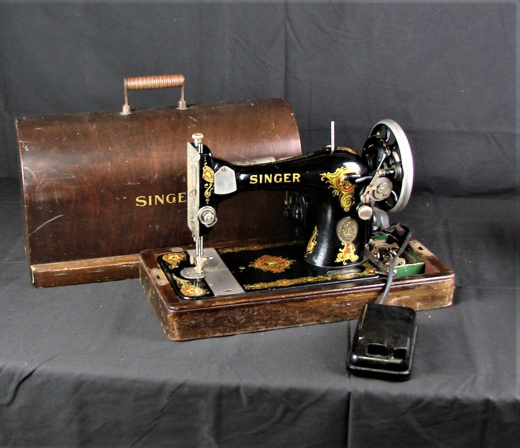 50 Vintage Sewing Machines You Can Buy Today - Oldest.org