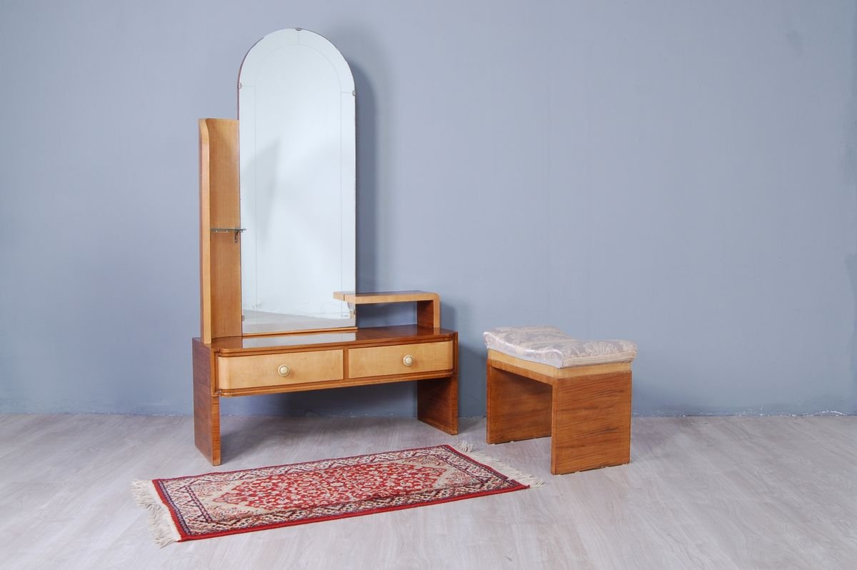 50 Vintage and Antique Vanity Tables You Can Buy Today (By Decade ...