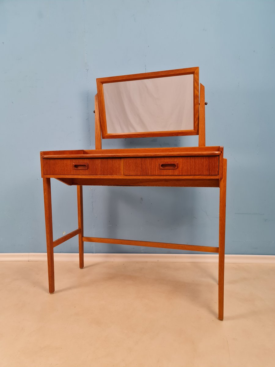 50 Vintage and Antique Vanity Tables You Can Buy Today (By Decade ...