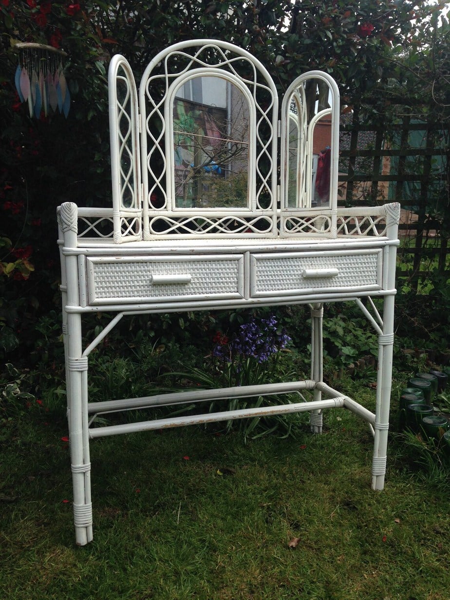 50 Vintage and Antique Vanity Tables You Can Buy Today (By Decade ...