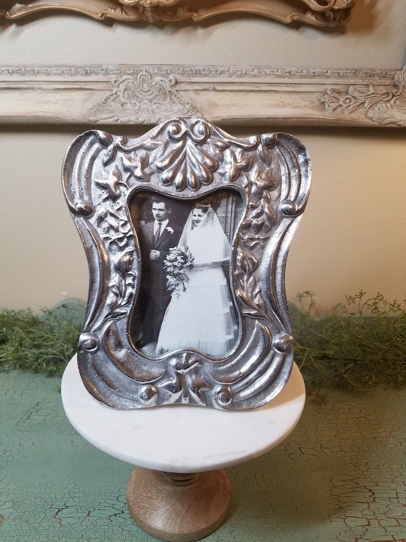 50 Vintage and Antique Picture Frames For Sale (By Size & Decade ...