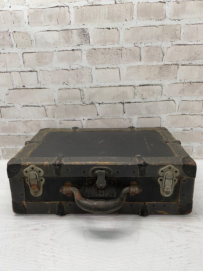 50 Vintage and Antique Luggage and Suitcases You Can Buy - Oldest.org