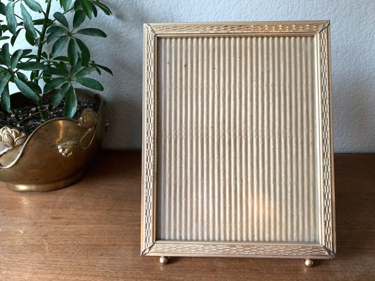 50 Vintage and Antique Picture Frames For Sale (By Size & Decade ...