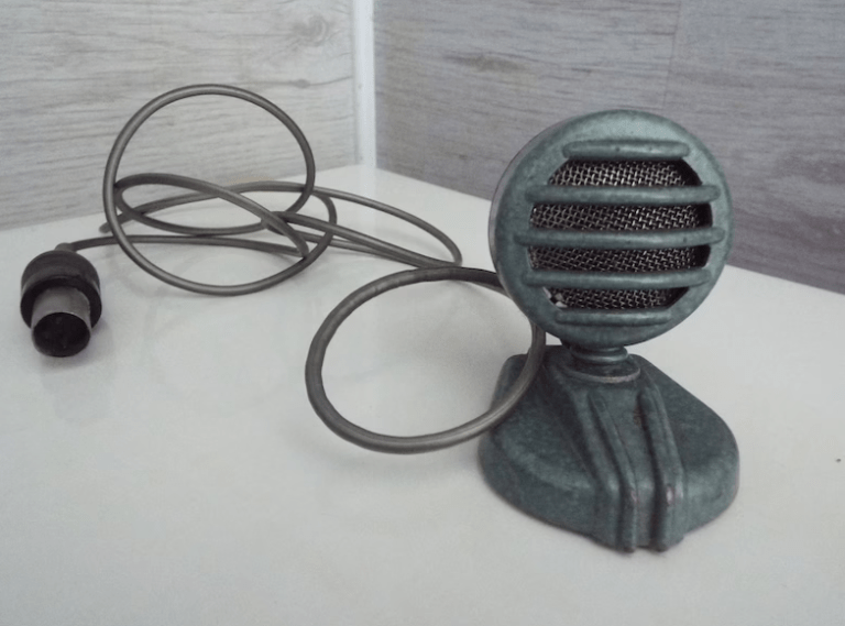 45 Vintage and Antique Microphones (Functional and Decorative) - Oldest.org