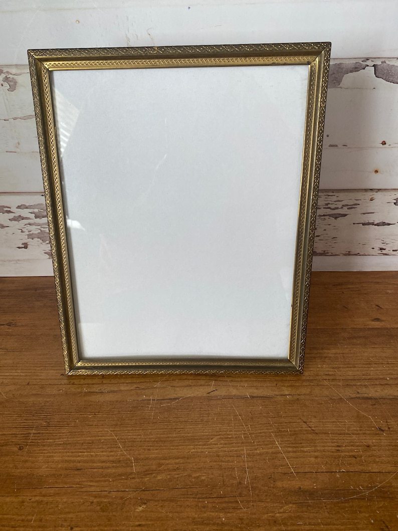 50 Vintage and Antique Picture Frames For Sale (By Size & Decade ...