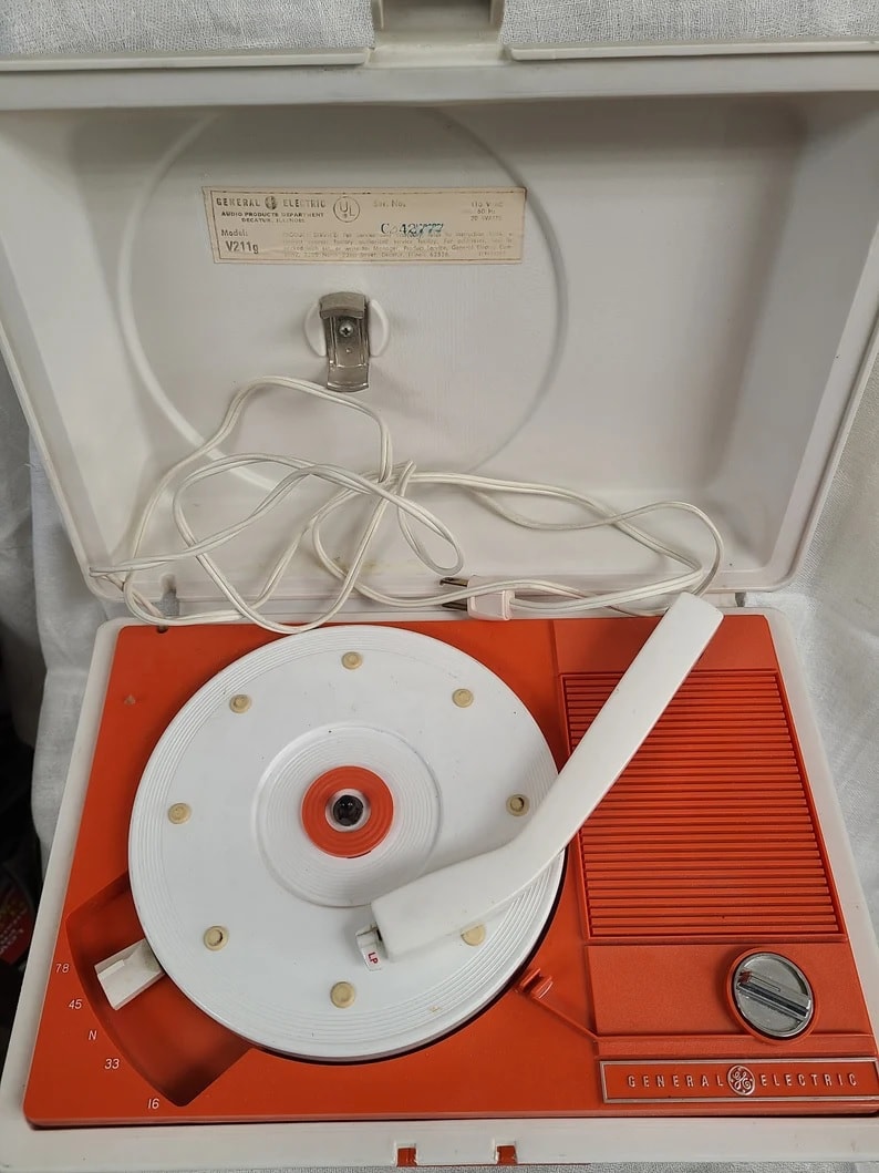55 Vintage and Antique Record Players For Sale (Since 1940s) - Oldest.org