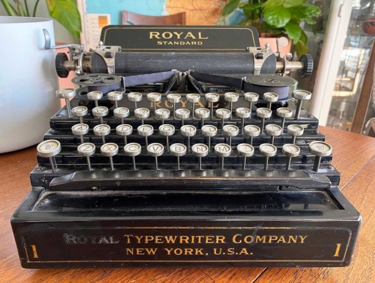 61 Vintage & Antique Typewriters You Can Buy - Oldest.org