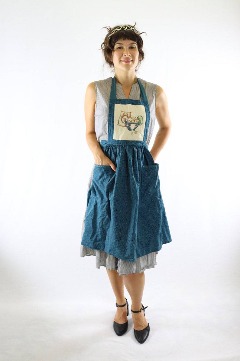 50 Vintage & Retro Aprons You Can Buy Today - Oldest.org