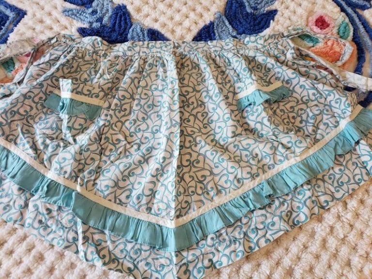 50 Vintage & Retro Aprons You Can Buy Today - Oldest.org