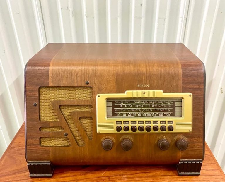65 Vintage and Antique Radios For Sale - Oldest.org