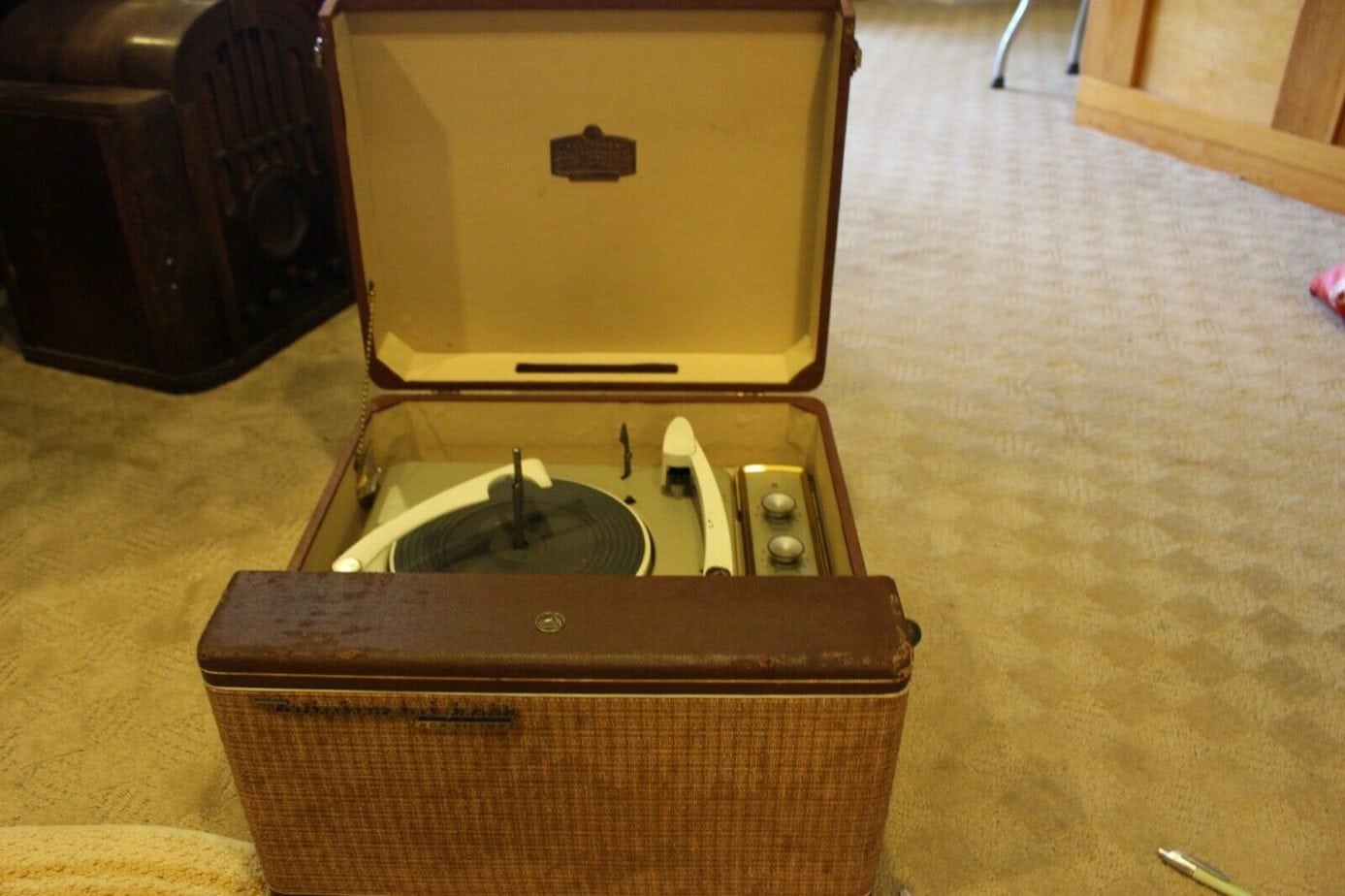 55 Vintage and Antique Record Players For Sale (Since 1940s) - Oldest.org