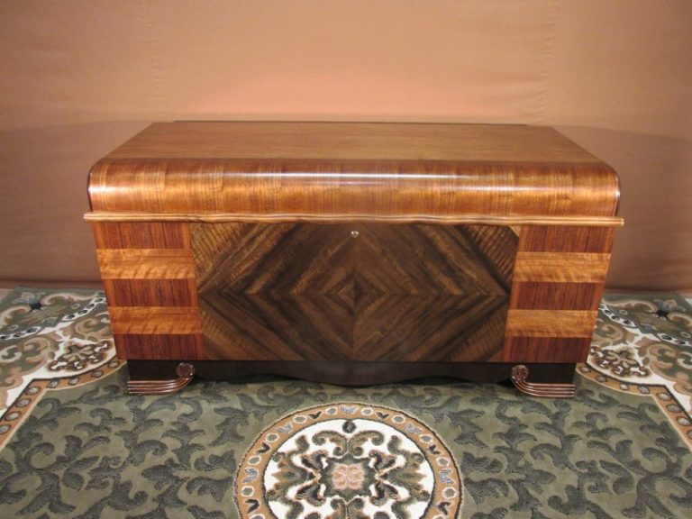 60 Vintage & Antique Chests For Sale - Oldest.org