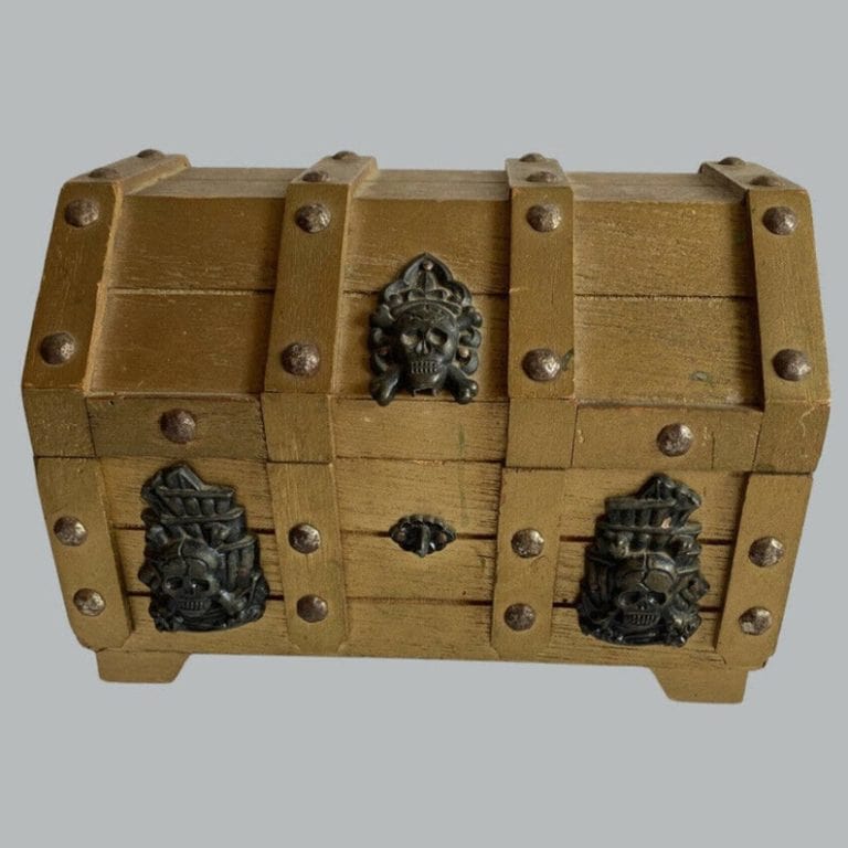 60 Vintage & Antique Chests For Sale - Oldest.org