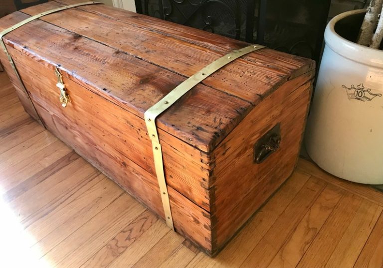 60 Vintage & Antique Chests For Sale - Oldest.org