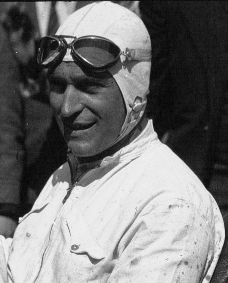 8 Oldest F1 Drivers To Participate in Races - Oldest.org