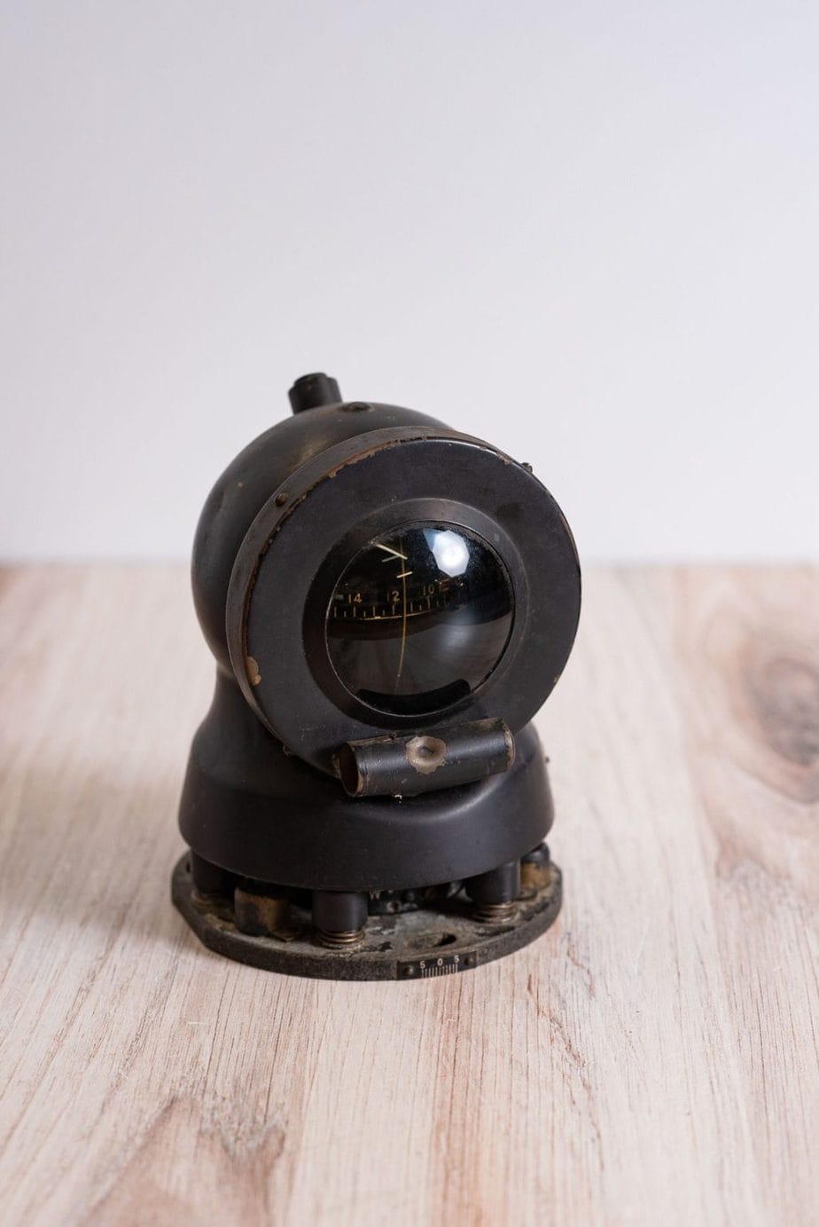 50 Antique and Vintage Compasses For Sale - Oldest.org