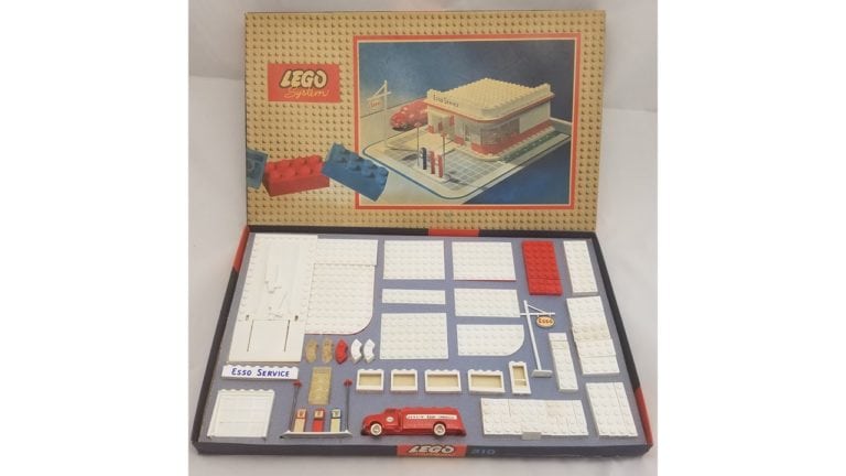 10 Oldest LEGO Sets Ever Released - Oldest.org