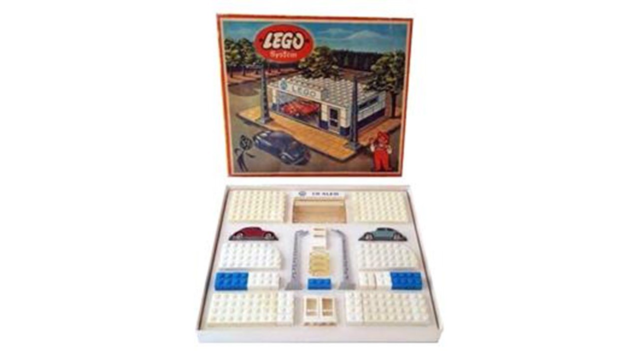 10 Oldest LEGO Sets Ever Released - Oldest.org