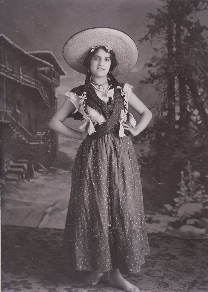 Frida Kahlo’s 7 Siblings Ranked Oldest To Youngest - Oldest.org