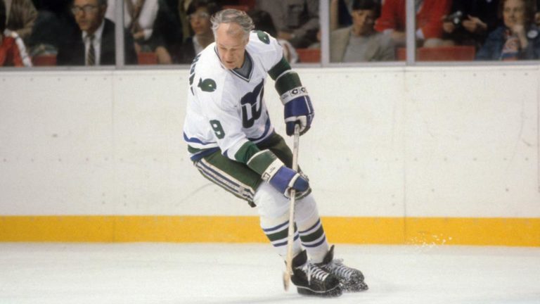 14 Oldest Professional Athletes Ever - Oldest.org