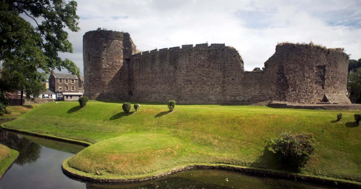 14 Oldest Castles in Scotland - Oldest.org