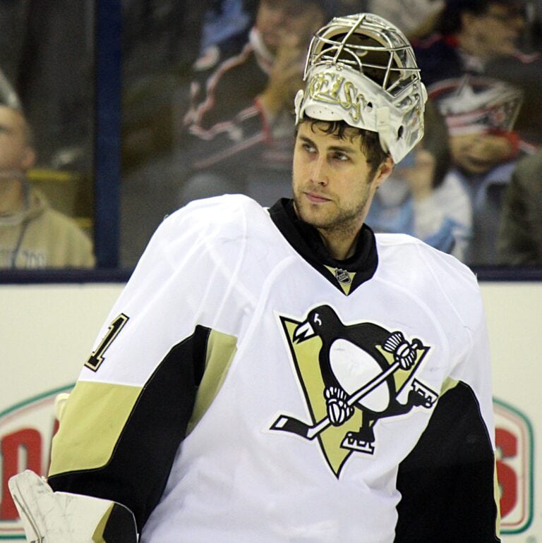 13 Oldest Active Goalies in NHL - Oldest.org