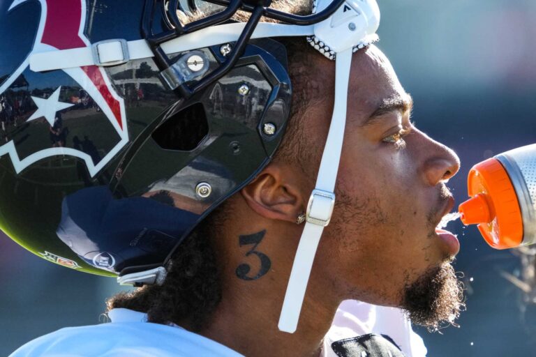 10 Youngest Current NFL Players - Oldest.org