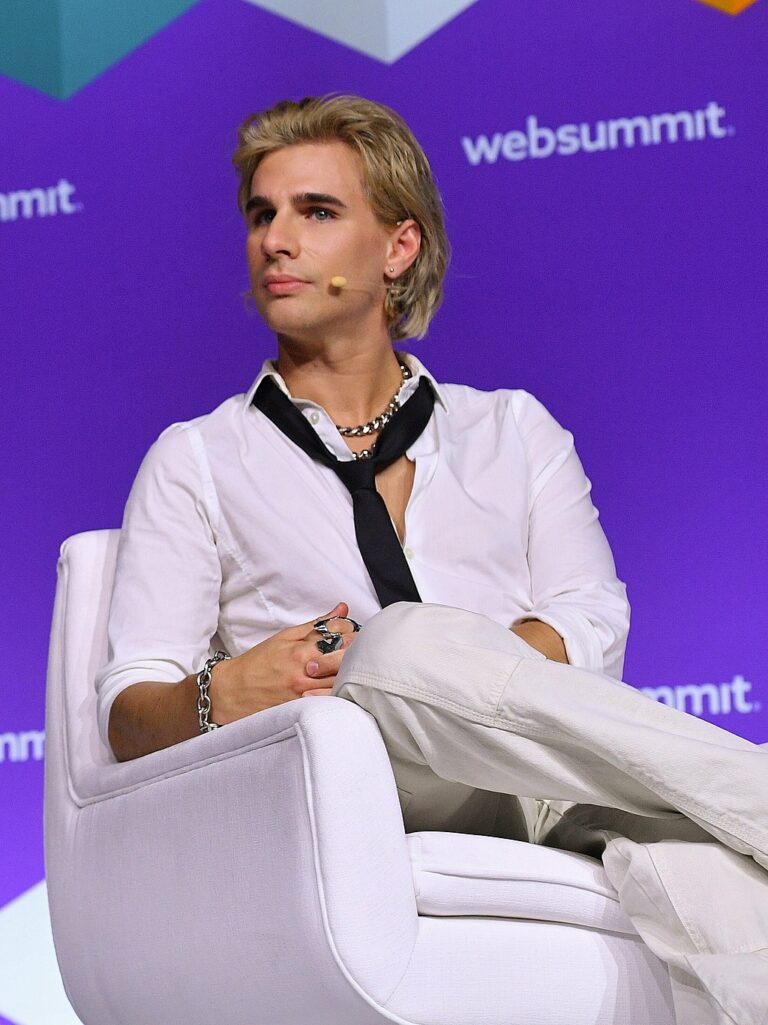 Brad Mondo’s 2 Siblings Ranked Oldest To Youngest - Oldest.org