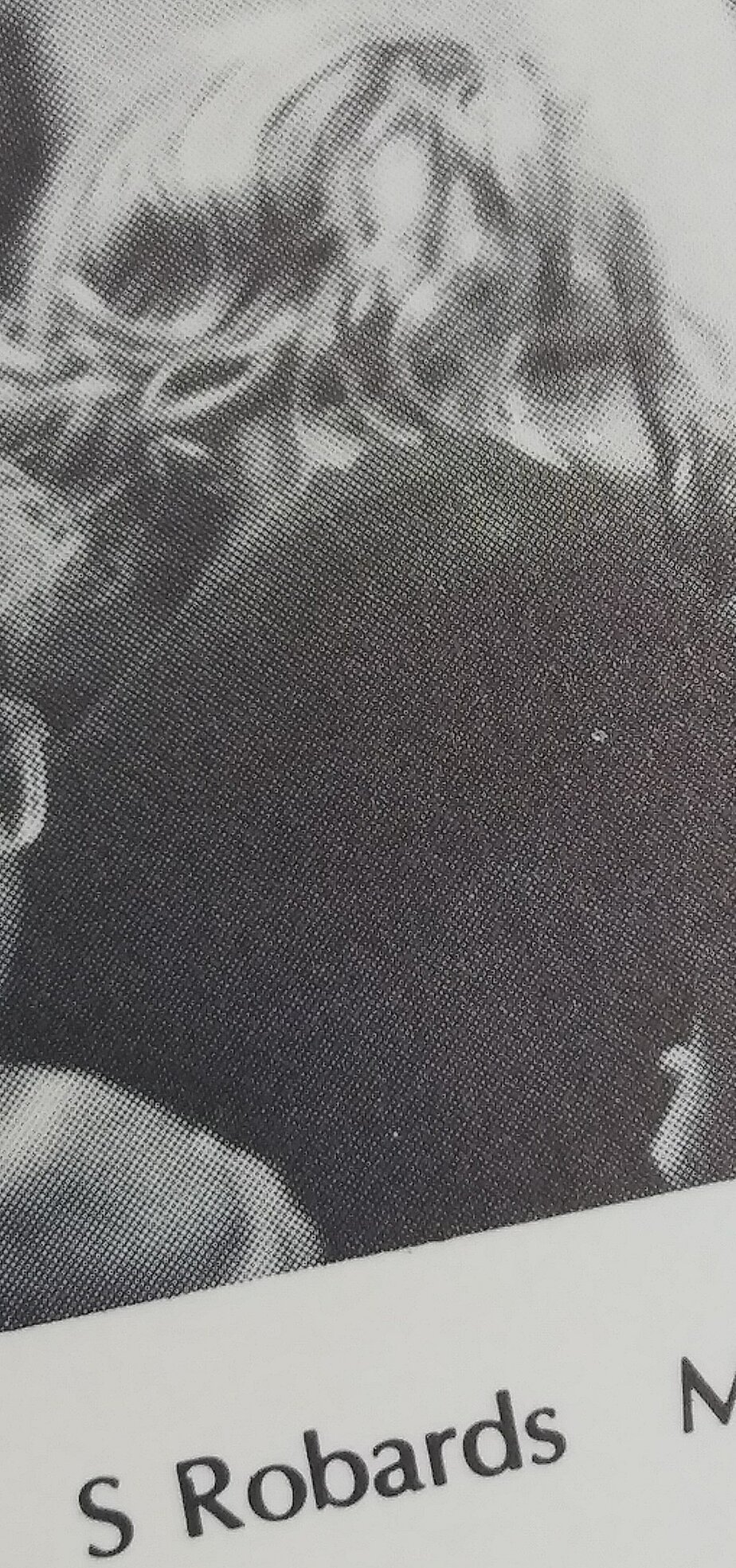 Leslie Bogart’s 7 Siblings Ranked Oldest To Youngest - Oldest.org