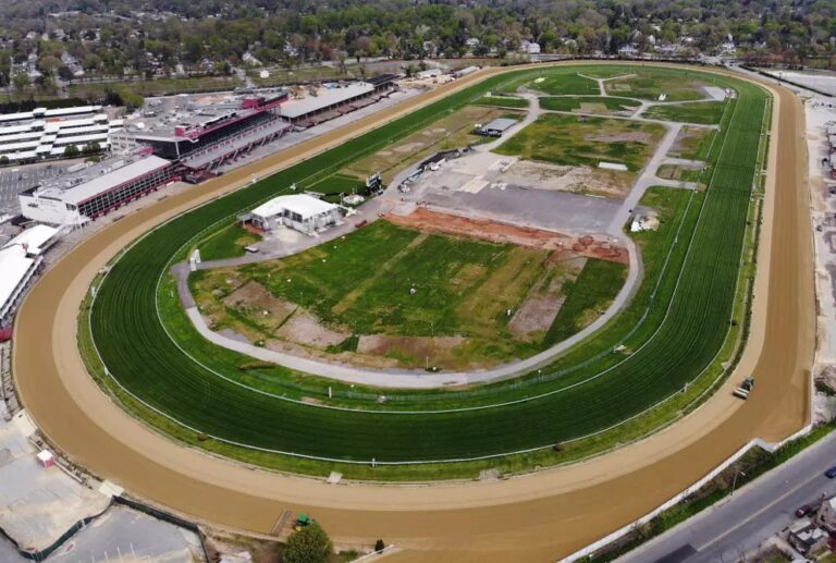 8 Oldest Horse Race Tracks in America - Oldest.org
