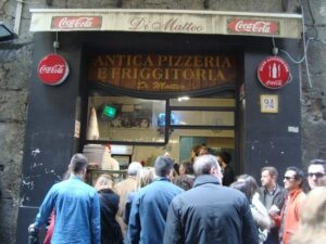 8 Oldest Pizzerias in Naples - Oldest.org