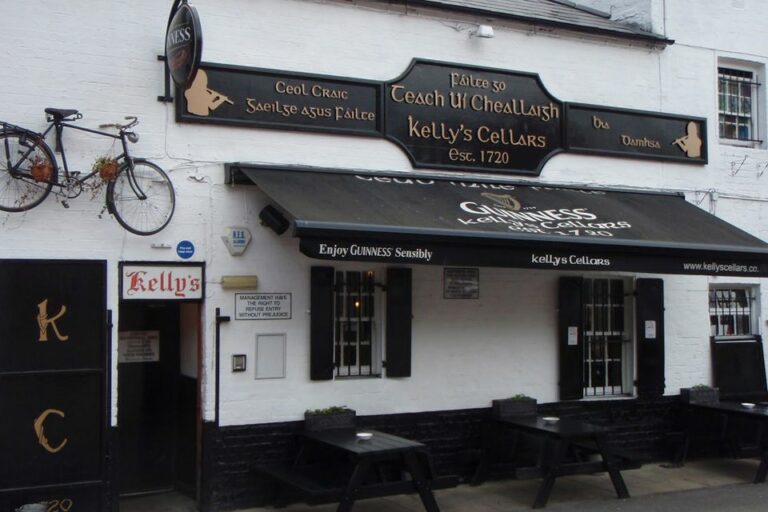10 Oldest Pubs in Belfast - Oldest.org