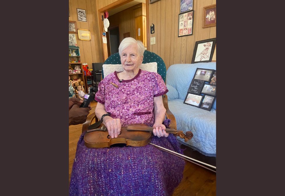 12 Oldest Living Country Musicians