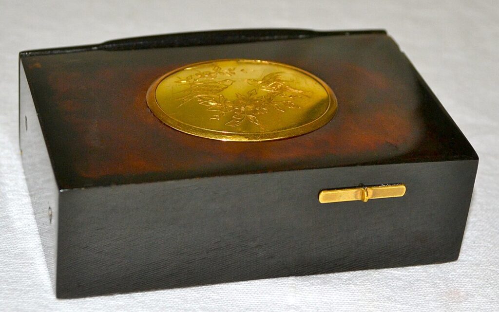 7 Most Expensive Vintage Music Boxes To Be Auctioned - Oldest.org