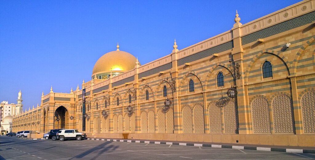 25 Oldest Images Of UAE From 30 Years Ago - Crazy Progress - Oldest.org