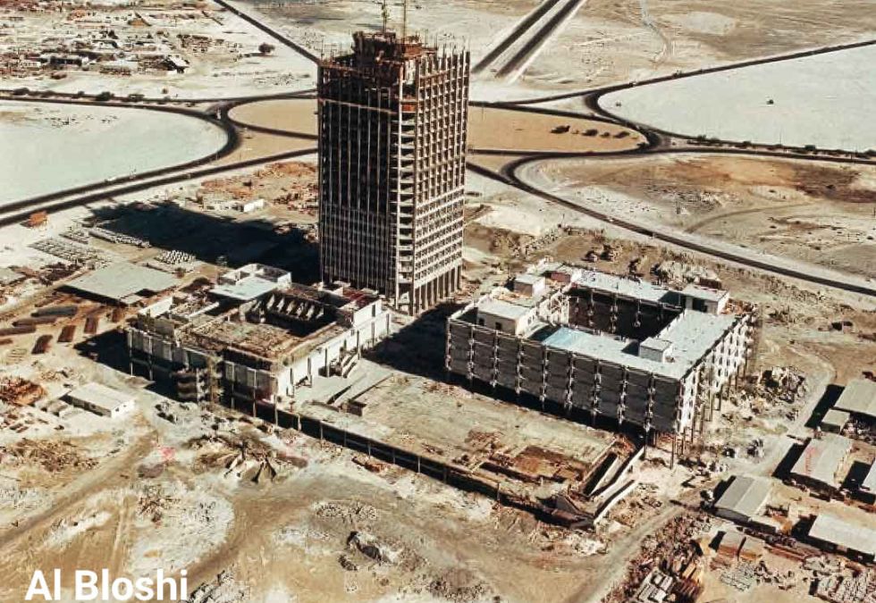 25 Oldest Images Of UAE From 30 Years Ago - Crazy Progress - Oldest.org