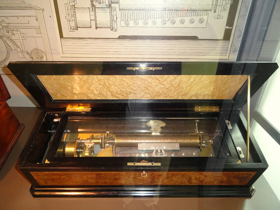 7 Most Expensive Vintage Music Boxes To Be Auctioned - Oldest.org