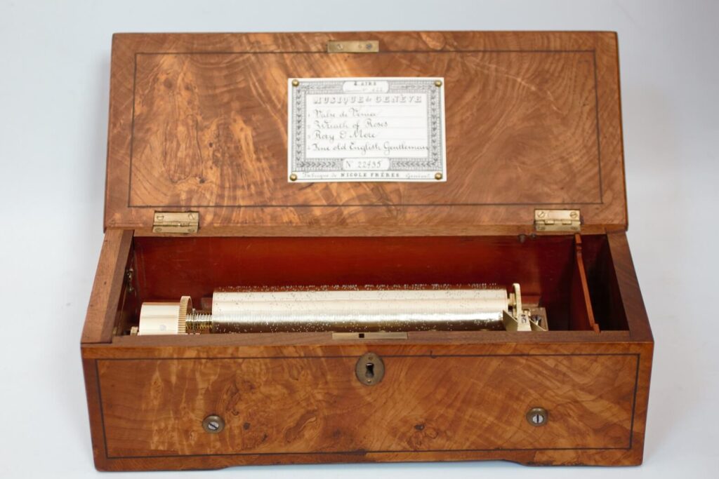 7 Most Expensive Vintage Music Boxes To Be Auctioned - Oldest.org