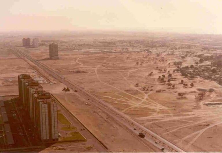 25 Oldest Images Of UAE From 30 Years Ago - Crazy Progress - Oldest.org