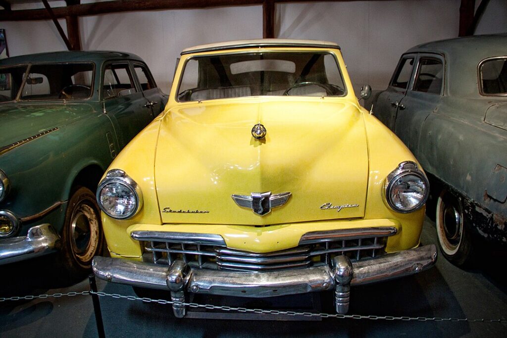 18 Most Valuable Cars People Spotted In Junk Yards - Oldest.org