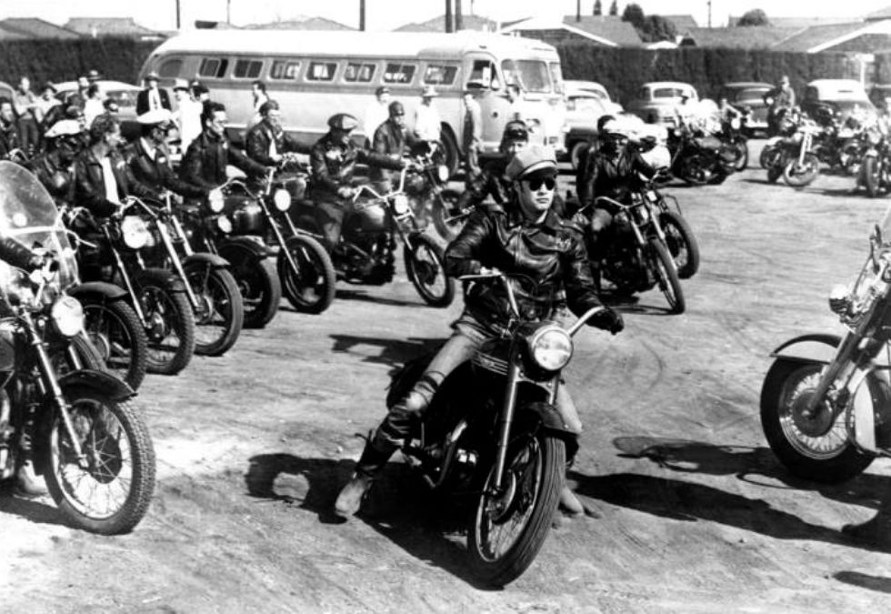 20 Vintage Photos of People’s Cars and Bikes in the Fifties