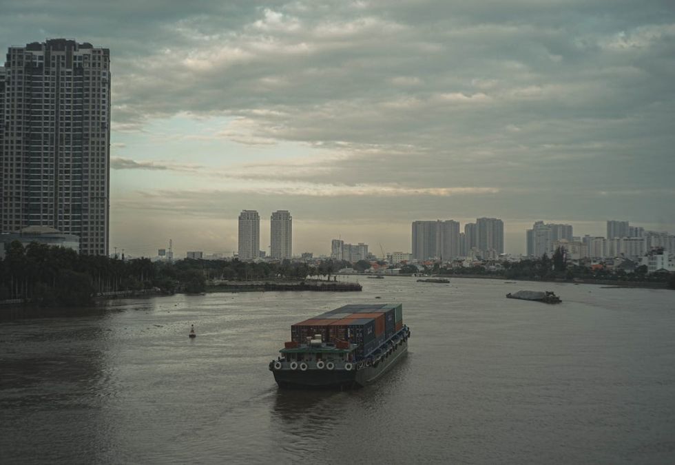 18 Largest Swimming Pools In The World - Oldest.org